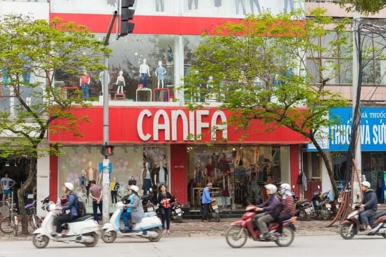 Review thương hiệu thời trang Canifa có tốt không